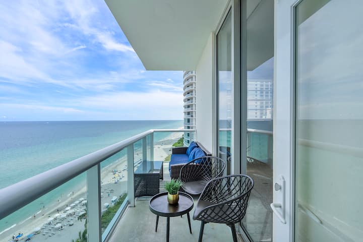 Breathtaking View By The Ocean - Hollywood, FL