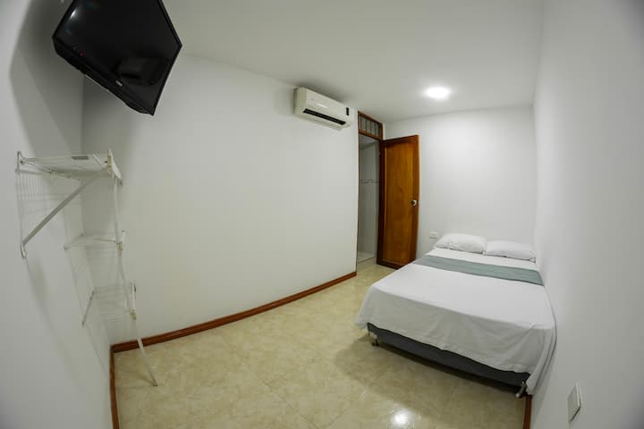 Elegante Habitación Diseñada Para Dos Personas - Neiva