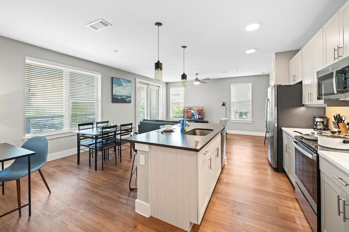 Dazzling 2bd/2ba With Beautiful Pool In Fort Worth - Fort Worth