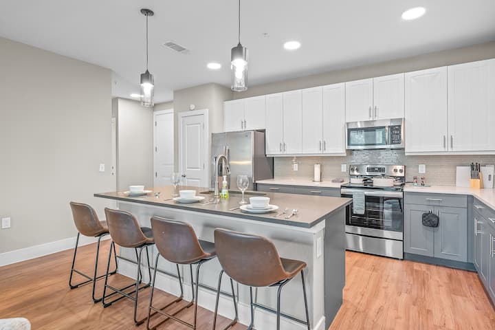 Inviting 3bd/2ba With Beautiful Pool In Fort Worth - Fort Worth