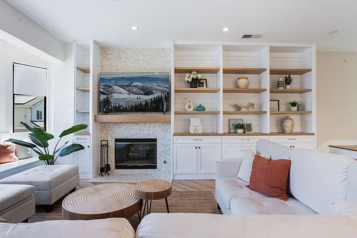 Sunny Home W View In Tujunga Near Universal Studio - Burbank, CA
