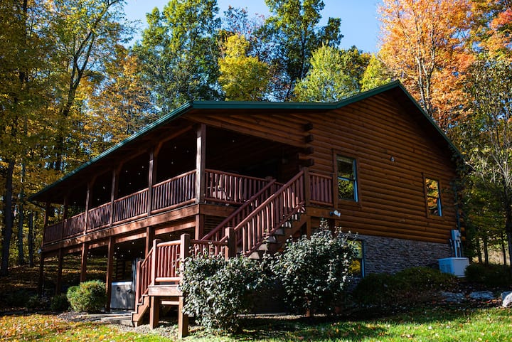 "The Bunkhouse" Luxury Cabin -Hot Tub-pond -Sauna - Ohio