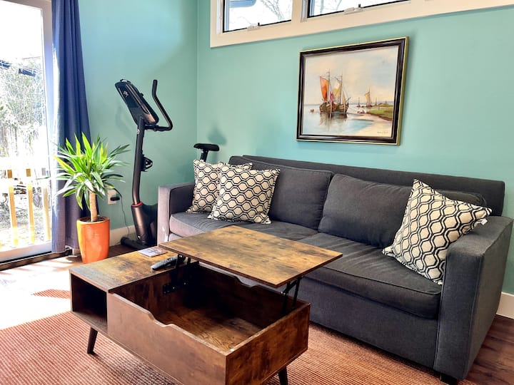 Quiet, Unique Austin Mcm: Refreshed For You - Austin, TX