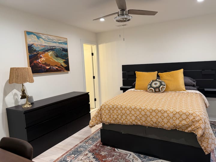 Cozy Old Town Apartment - Alexandria, VA