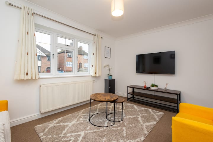 Modern 4-bed House | Corporate & Group-friendly - Godalming