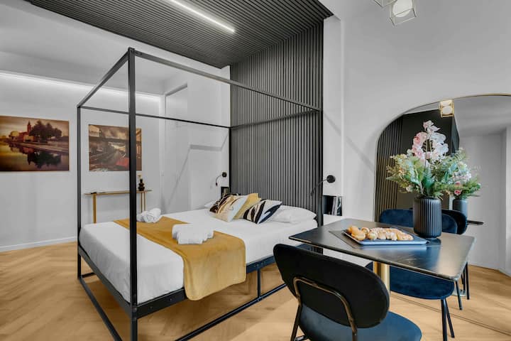 Sara's Place - Casa Nanda [Navigli-tortona-duomo] - Milan