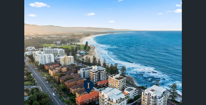 Castaways On Corrimal Street - Wollongong