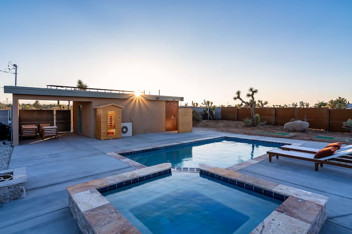 Tiny Oasis W Salt Pool, Sauna, Firepit, Hot Tub, - Yucca Valley, CA