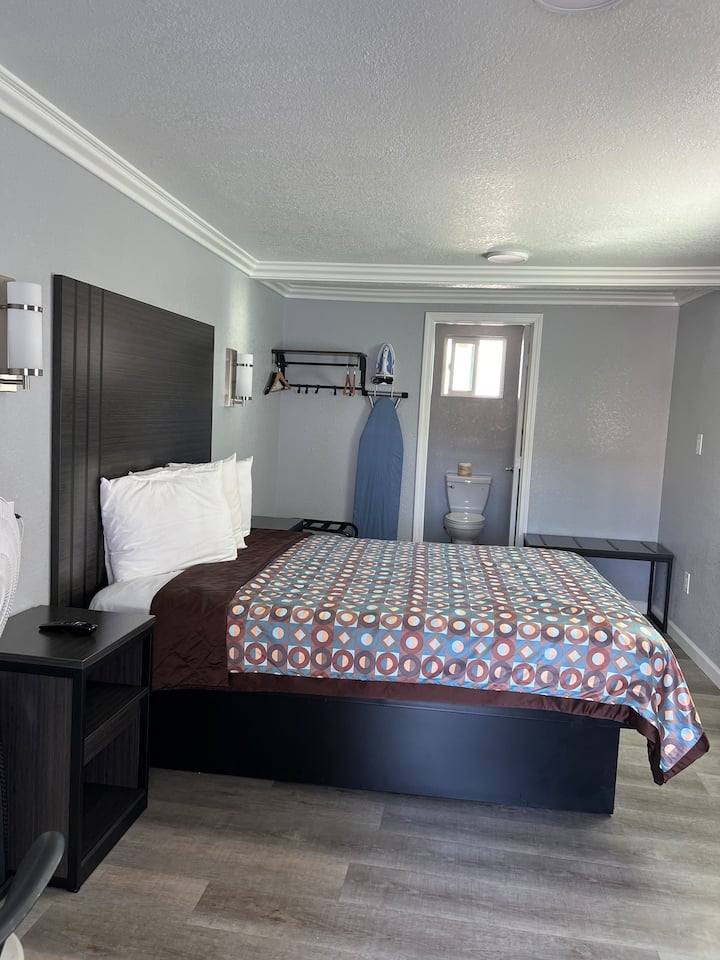 Cozy Queen Room In Pismo Beach - Avila Beach, CA