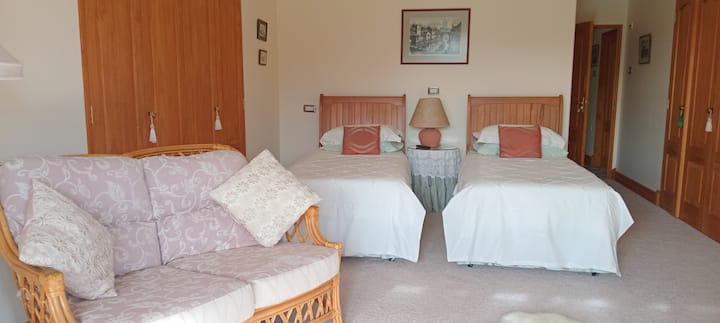 Briwilodge-luxurious-secluded-twin Beds - Ensuite - Blenheim