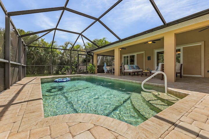 Heated Pool Home With Free Pay Per View Sports - Cape Coral, FL