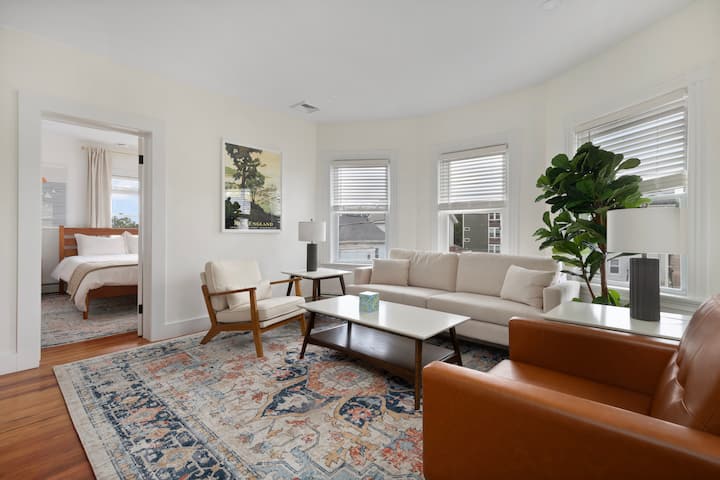 Walk To Brown U • Downtown Fox Point Stay - Providence, RI