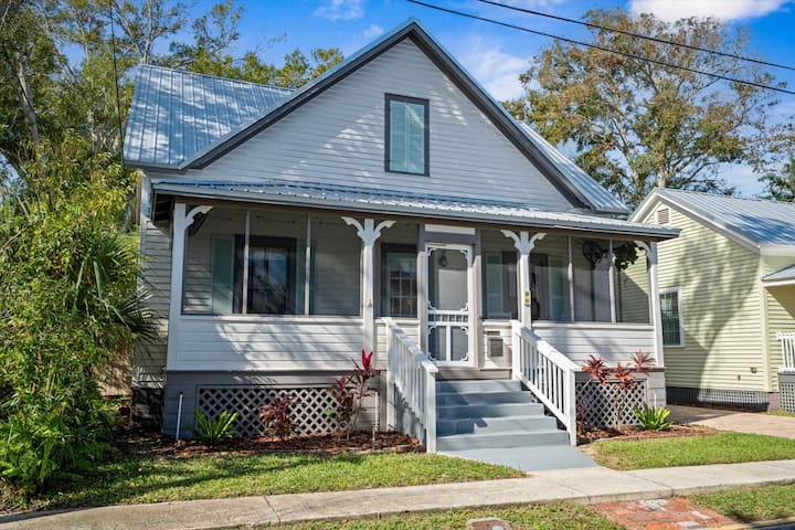 Vintage Cottage – Walkable, Parking, Quiet Street - St. Augustine, FL