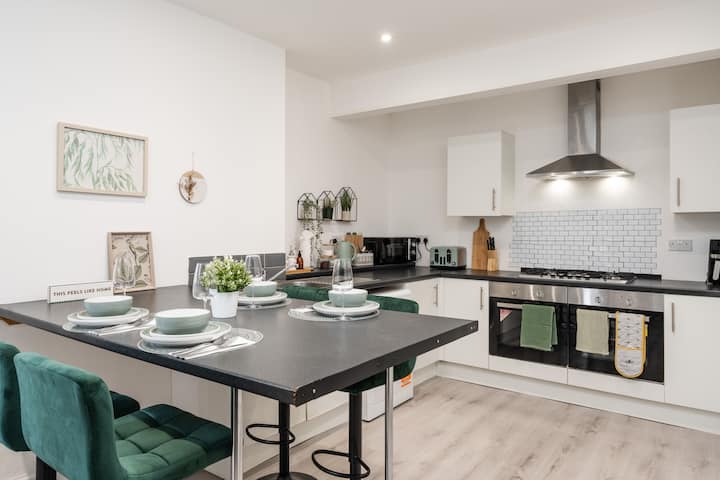 5br|contractors| Free Parking| Long Stay Discounts - Liverpool