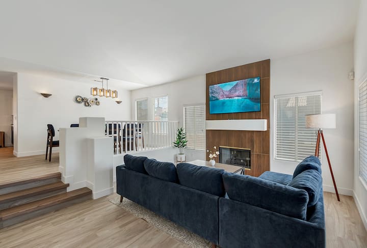 Beautiful Newly Renovated 4 Bedroom House U024 - Spring Mountain Ranch State Park, Blue Diamond