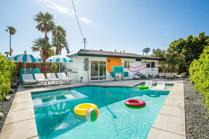 Starlight Dreamer: Pool, Hot Tub, Mountain Views! - Palm Springs, CA