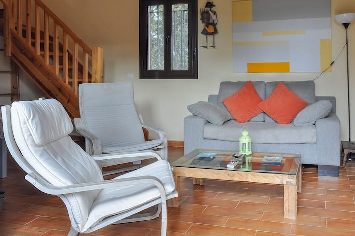Cabana Rentals - Acogedora Casa Con Verde Jardín - Villacastín