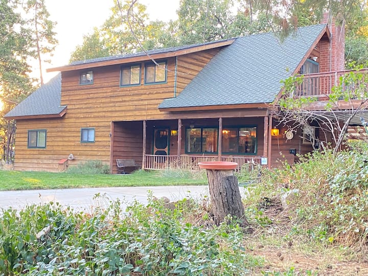 Sequoia Forest Chalet - Camp Nelson, CA