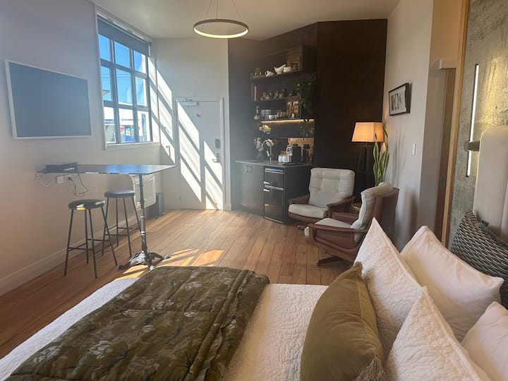 The Advocate - Martinborough