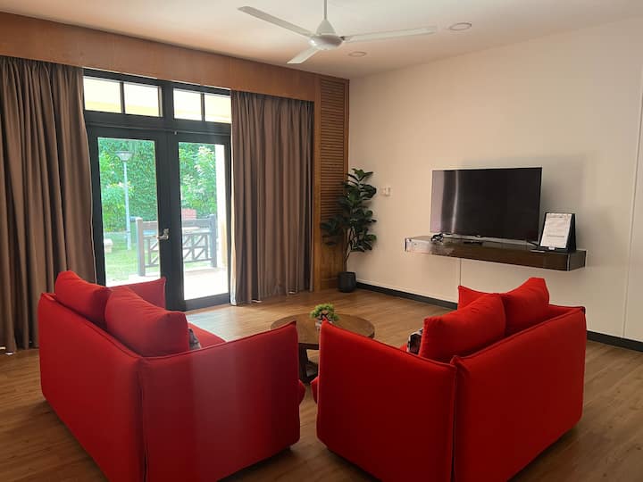 Aranda Country Club Executive Suite (Ground Floor) - Changi