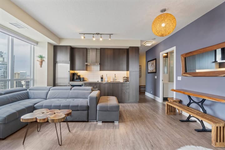 3 Br Skyline Condo - By Cn Tower & Roger's Center - Toronto