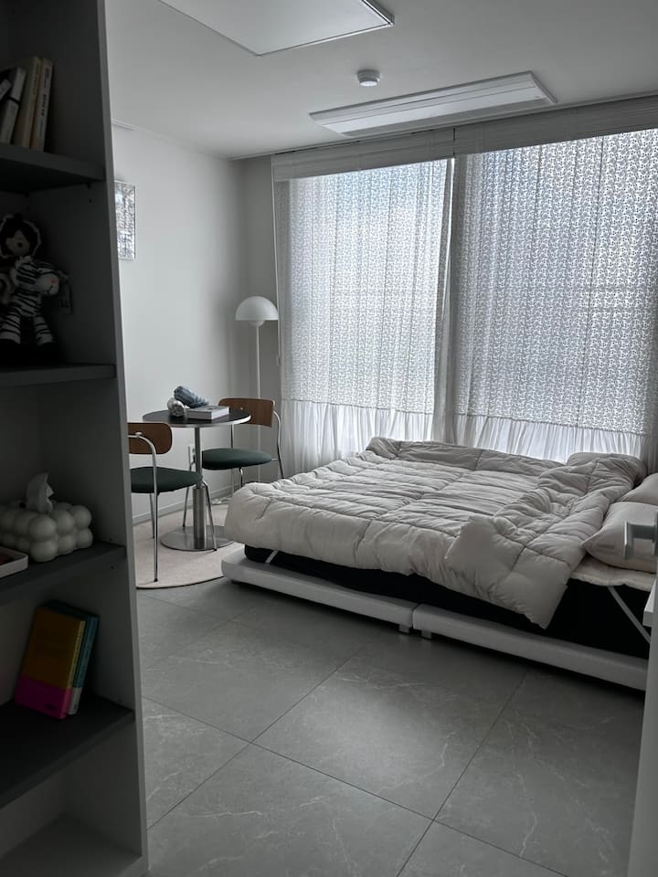 The Sunny Haven - Daejeon