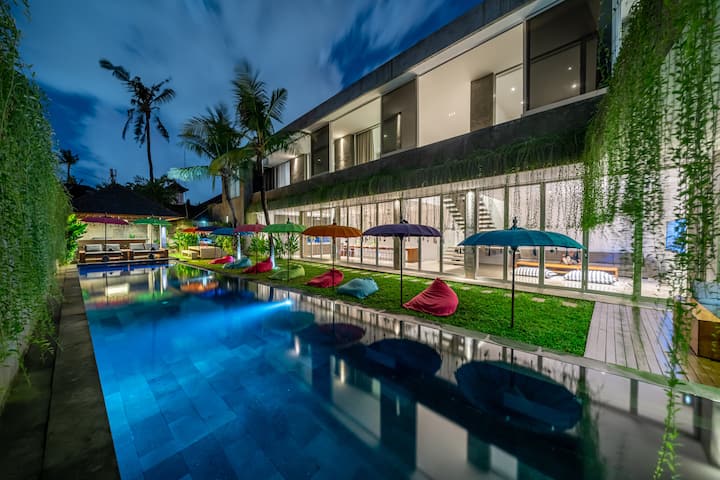 Spacious 6 Br Villa Retreat In Central Seminyak - Central Kalimantan