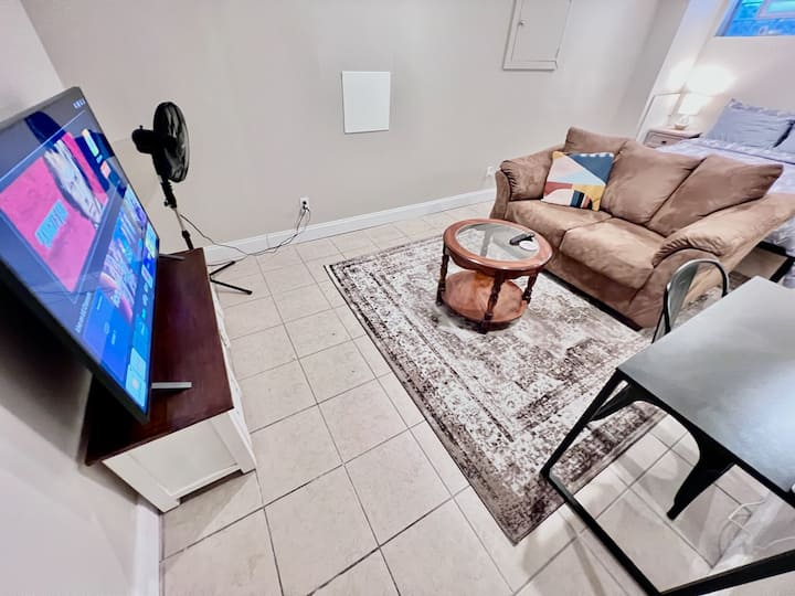 Cincy Furnished Stays Delhi Township Bright, Safe - Cincinnati, OH