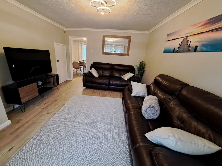 Entire House, Up To 5 Guests - Kingston upon Hull