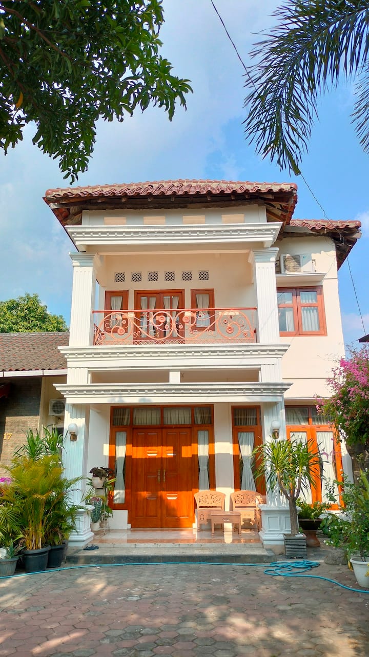 Purikafilla Homestay - Yogyakarta