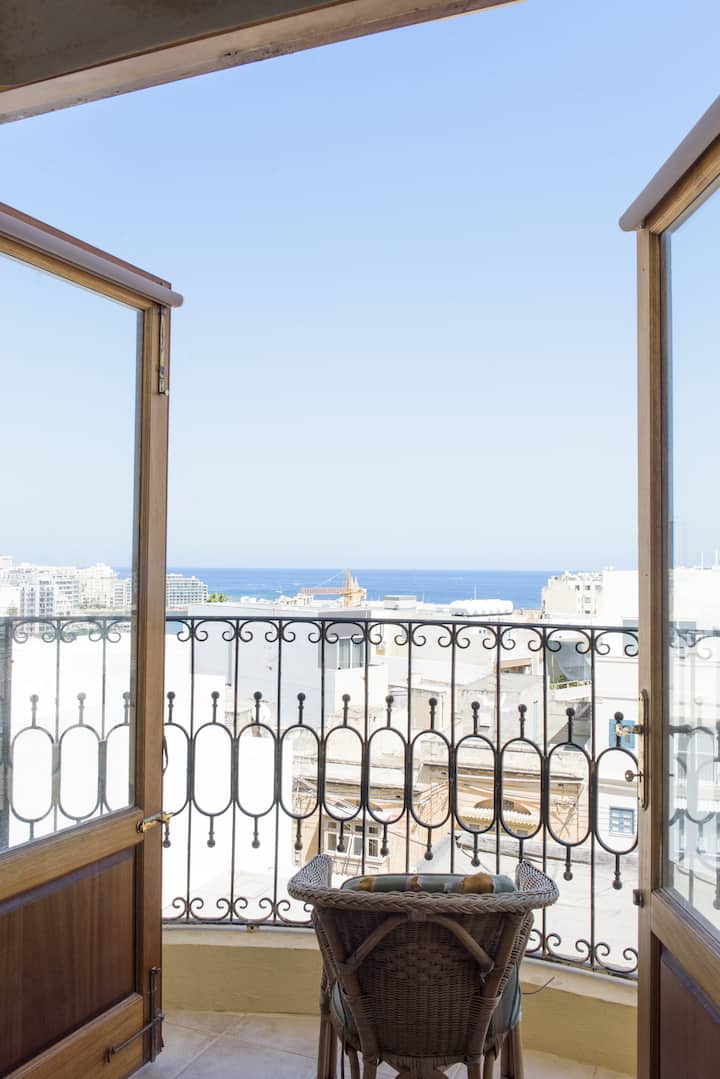Stunning 4 Bedroom Apartment Near Balluta Bay - Malte