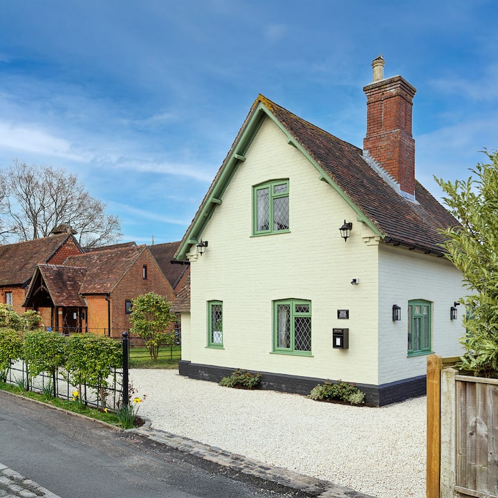 Homely Cottage Near Paultons Park With Hot Tub - イギリス リンドハースト