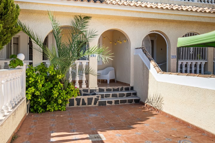 Escandinavia House - Santa Pola