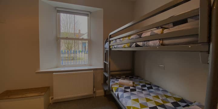 Private Room (#4) - Sleeps 6 - Carlingford
