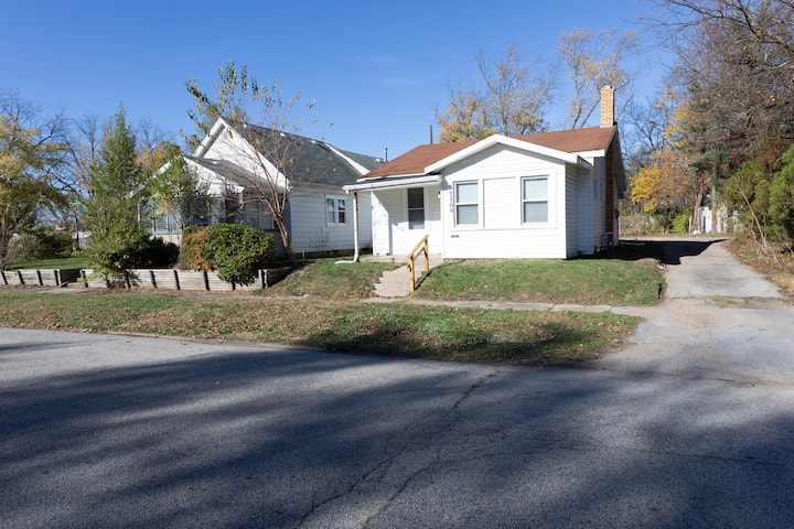 Spacious 2br For Work, Study, Or Leisure Travel! - Splash Pad, South Bend