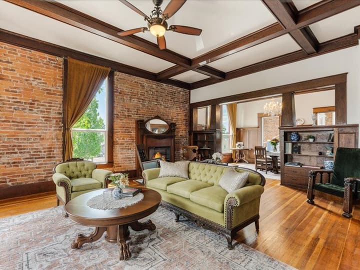 Historic 2br Retreat In Wine Country Hub - Newberg, OR