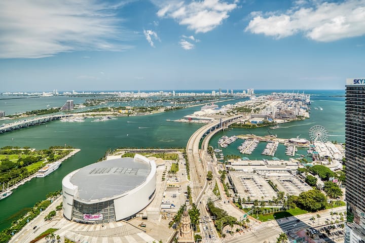 3br Penthouse • Direct, Stunning Water Views - Miami, FL