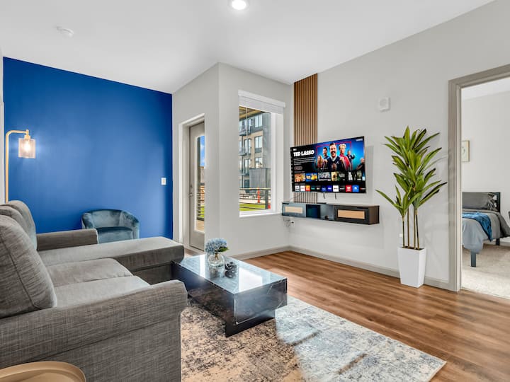 Beautiful 2bd/2ba Near Downtown + Gym - Indianapolis, IN