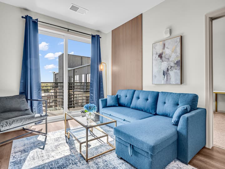 Classic 2bd/2ba Near Downtown + Gym - Indianapolis, IN