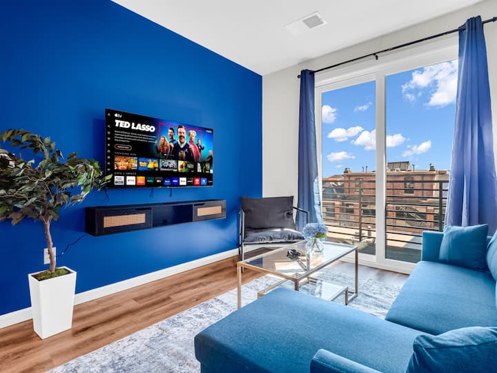 Cozy 2bd/2ba Near Downtown + Free Parking - Indianapolis, IN