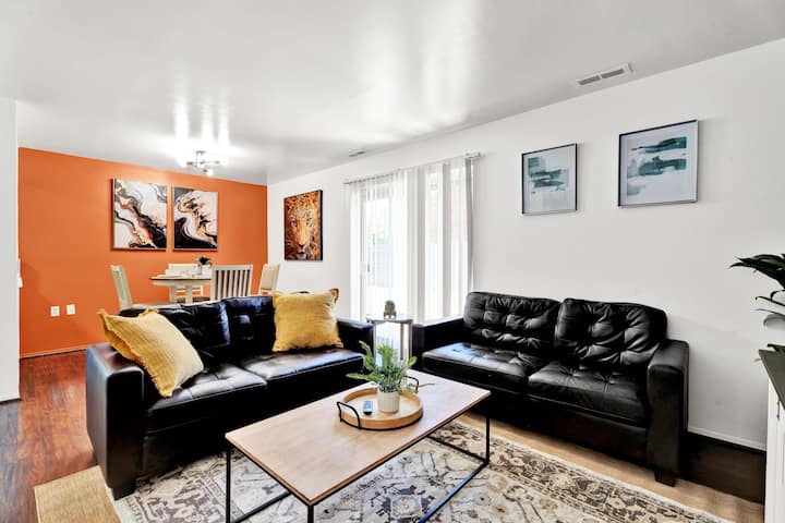 2bd Cozy Retreat | 4 Mins From Downtown Birmingham - Wing Lake, MI