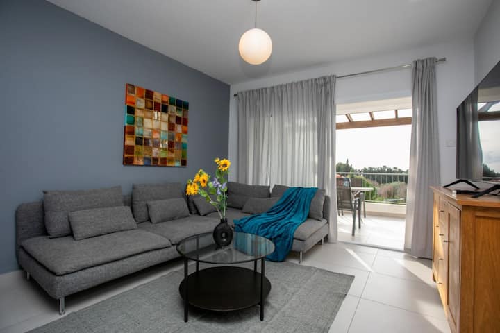 Stylish & Specious, 3br Penthouse-serenity Skyview - Paphos