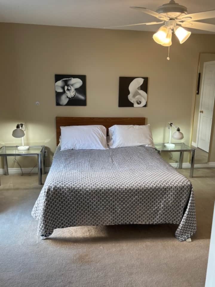 Spacious Suite - Downtown Whitby - Oshawa