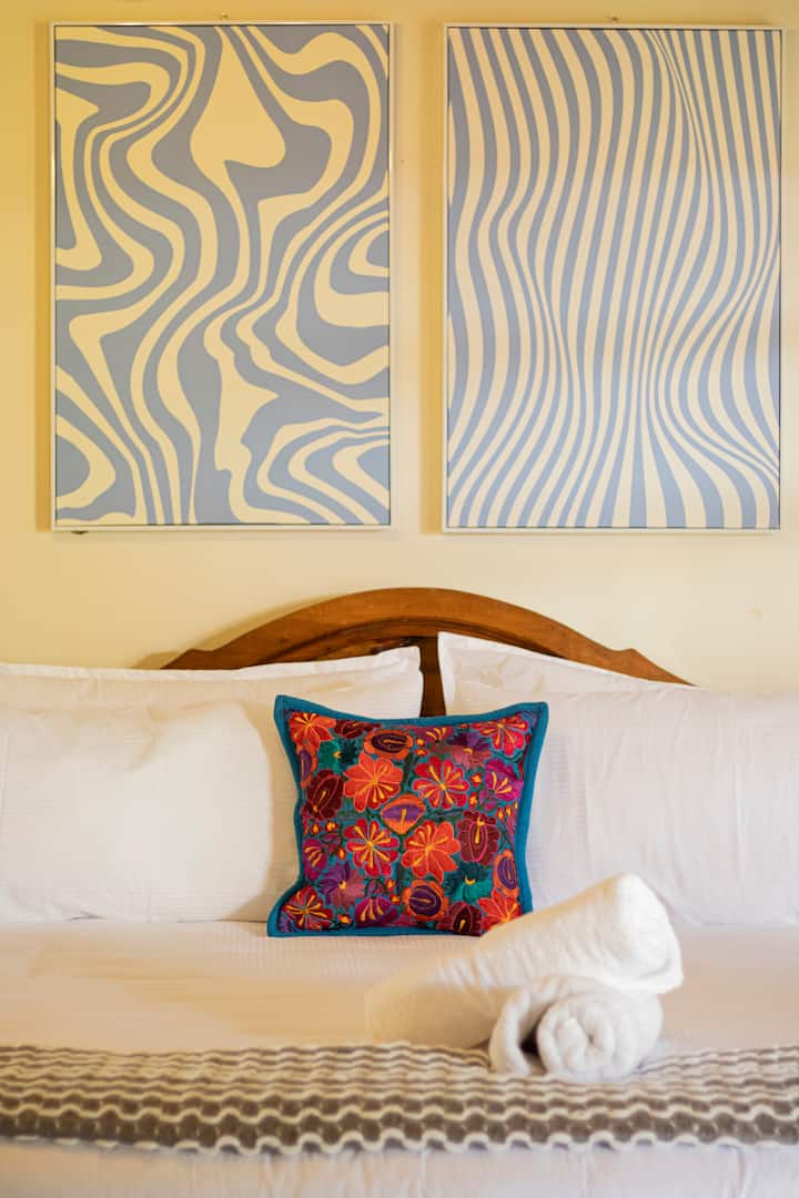 Casa Céntrica, Parqueo Privado Y Wifi Incluido - Guatemala