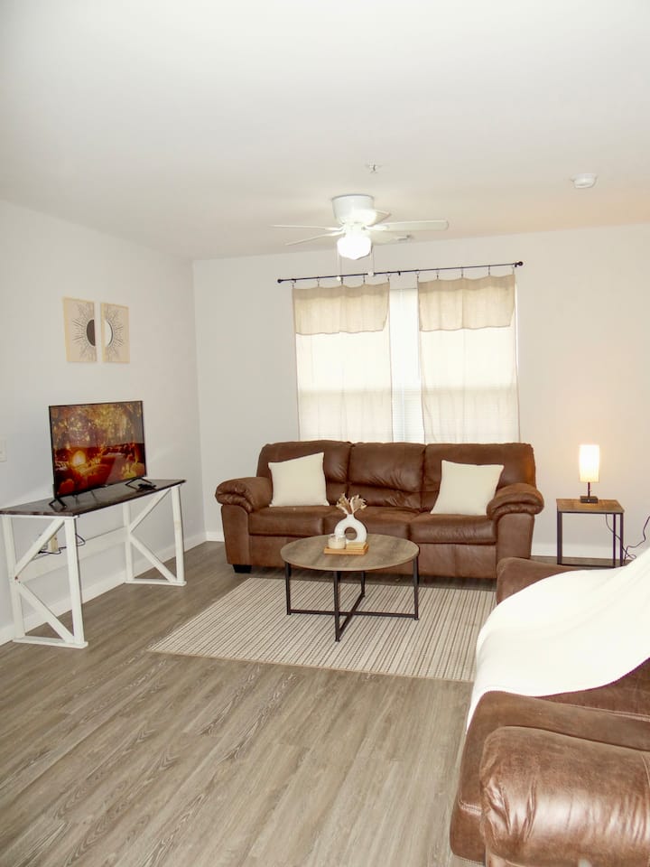 Campus Pointe Apartments - Charleston, IL