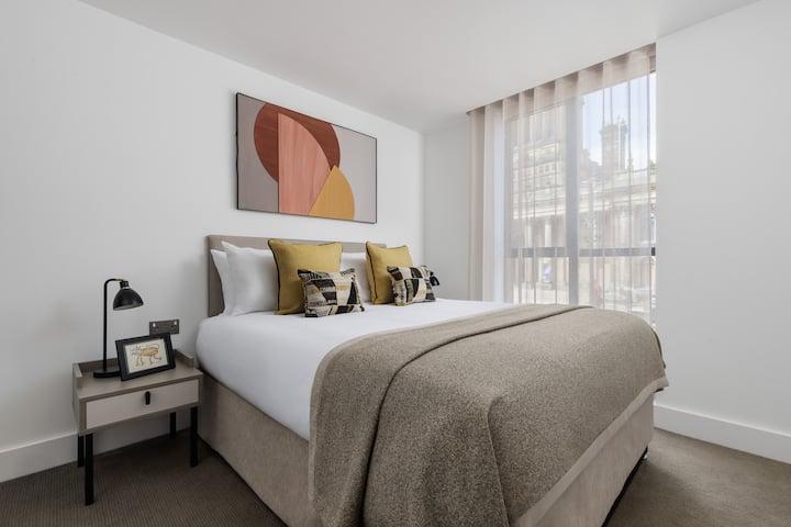 Stylish 1-bedroom Duplex Suite In Prime Location - West Yorkshire