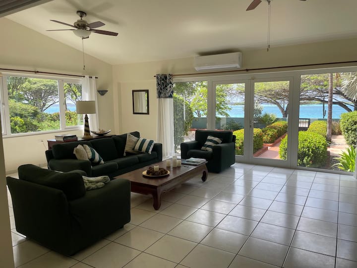 *Prime Ocean Front Family Home At Mangel Halto - Aruba