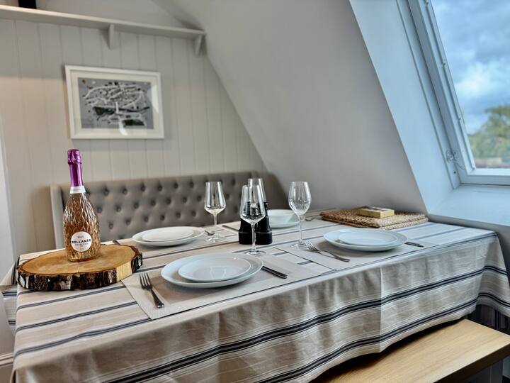 3‑bed House In Stamford — Steps From Train Station - Stamford