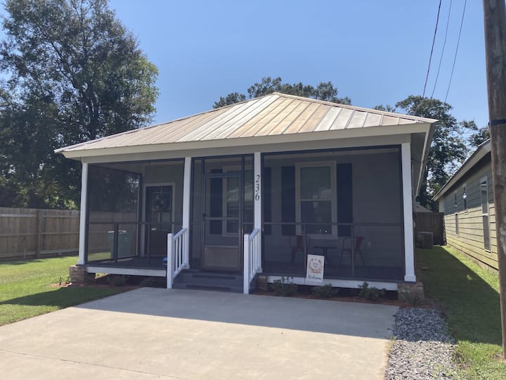 1 Br/2 Bath Cottage In Historic Grand Coteau - Acadia Parish