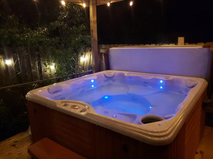 The 'Great Escape' - With Private Hot Tub & Yard! - Wrightsville Beach, NC